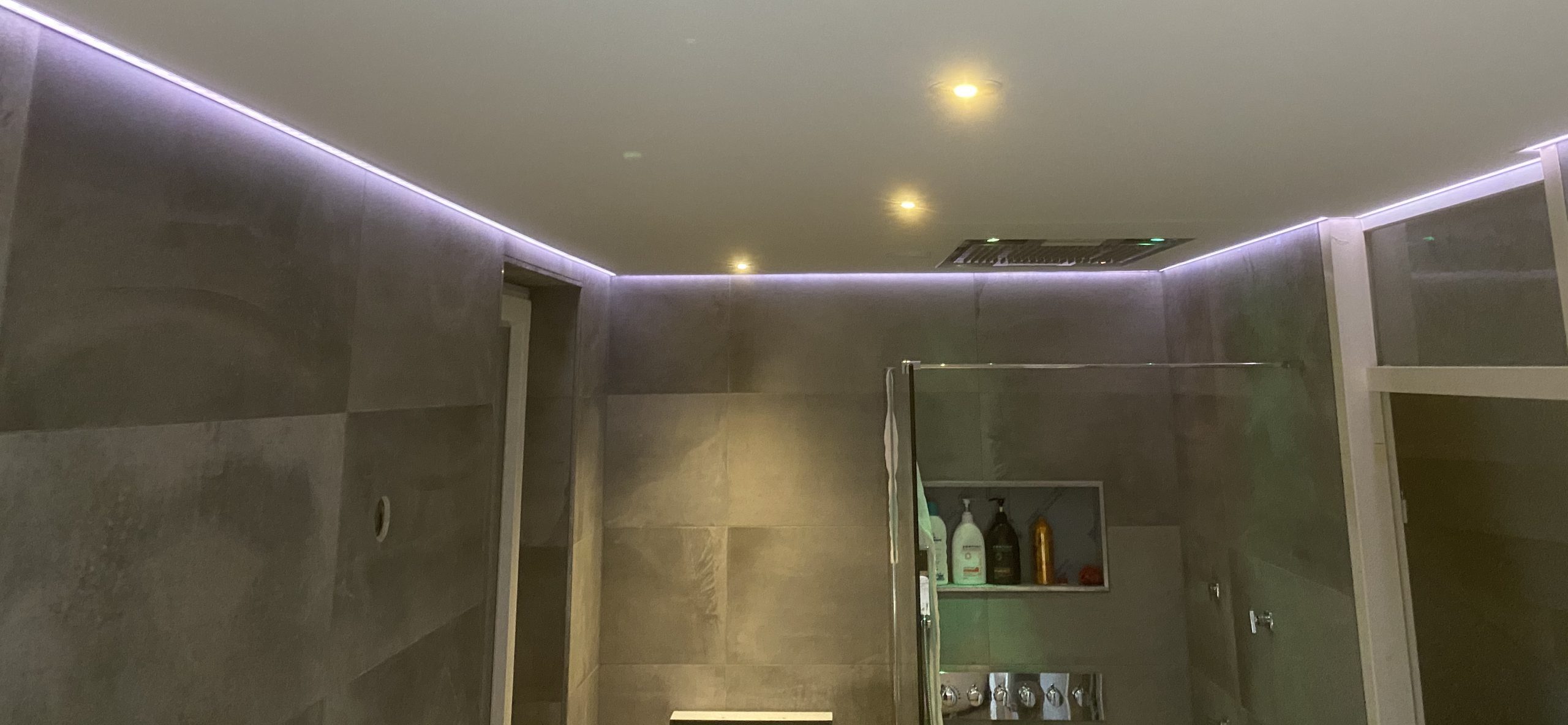 Badkamer Met Led-strip Rondom | Spanplafond Totaal