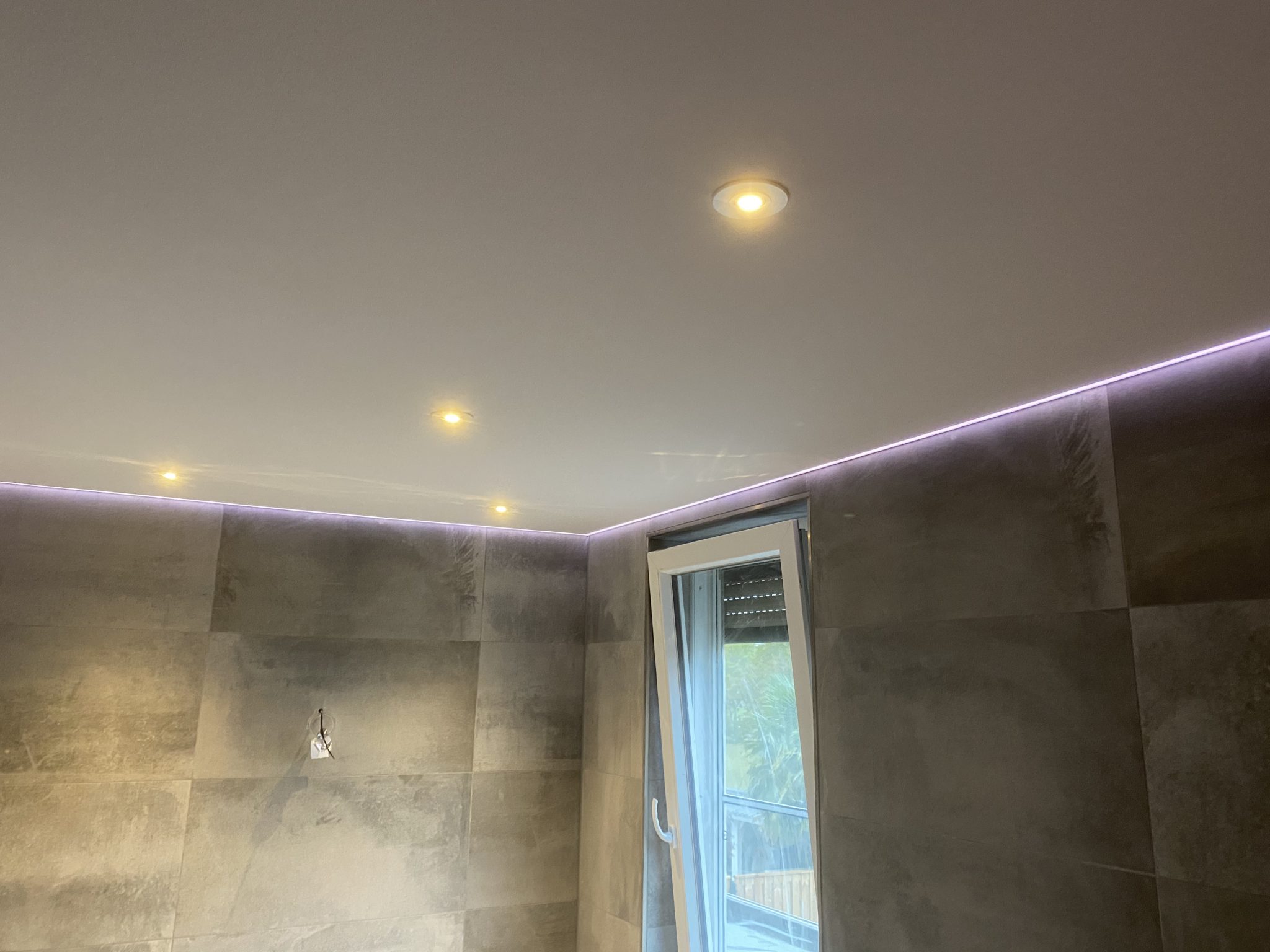 Badkamer Met Led-strip Rondom | Spanplafond Totaal